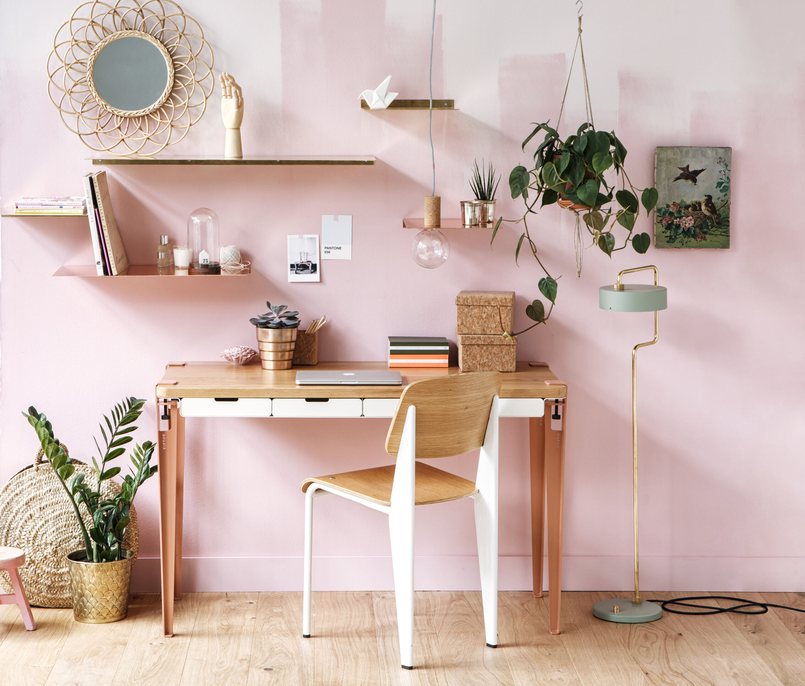 Lookbook TIPTOE : Designer - MONOCHROME Desk
