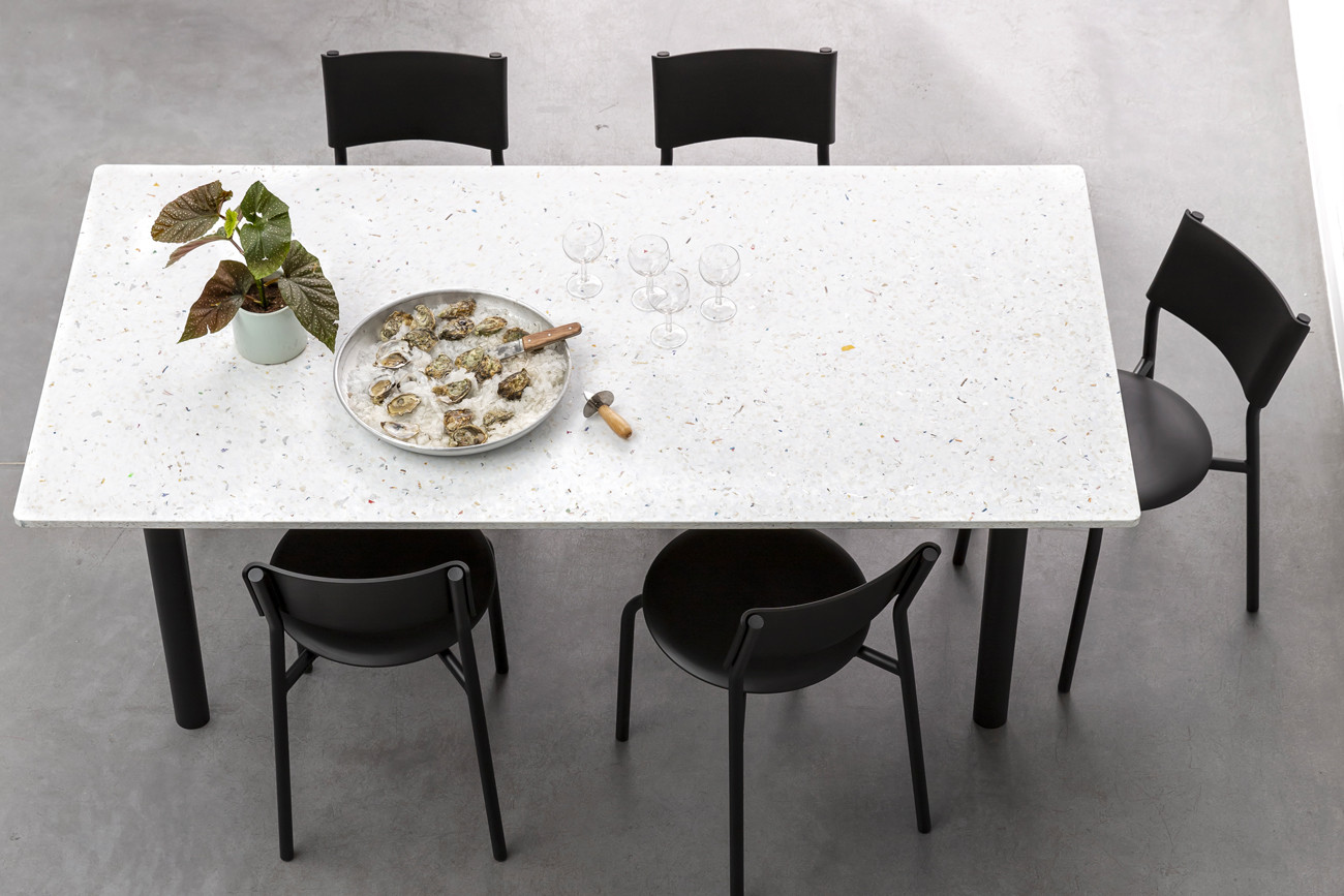 NEW MODERN, the new table system for large desks and tables